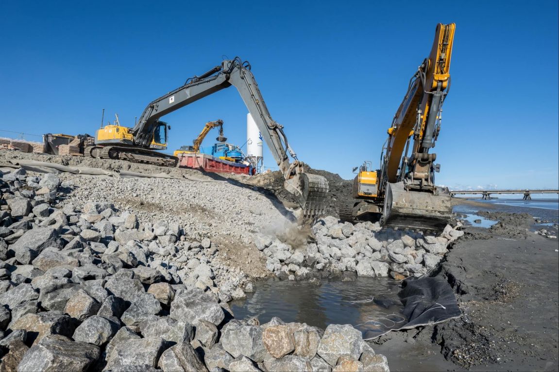 Spezial Wasserbau | Bagger- und Betonarbeiten - Colcrete GmbH & Co. KG